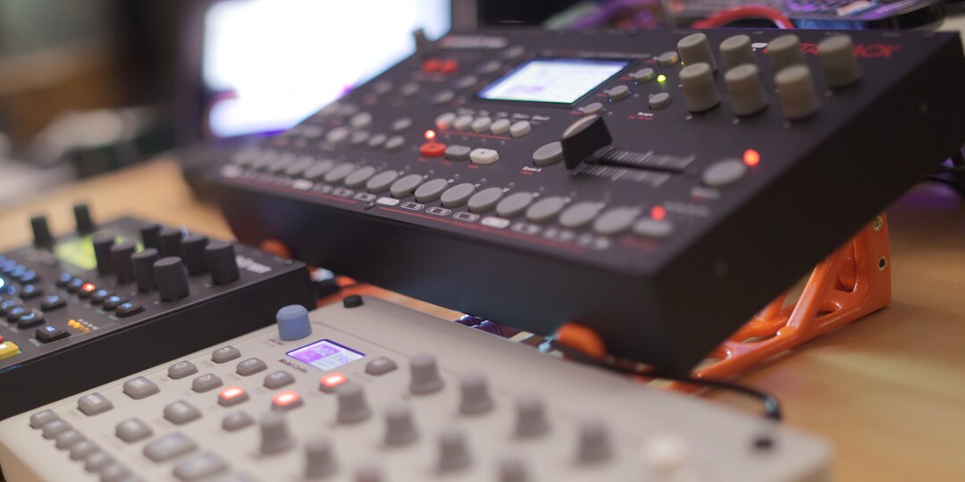 Elektron Octatrack Adjustable Desktop Stand - Etsy