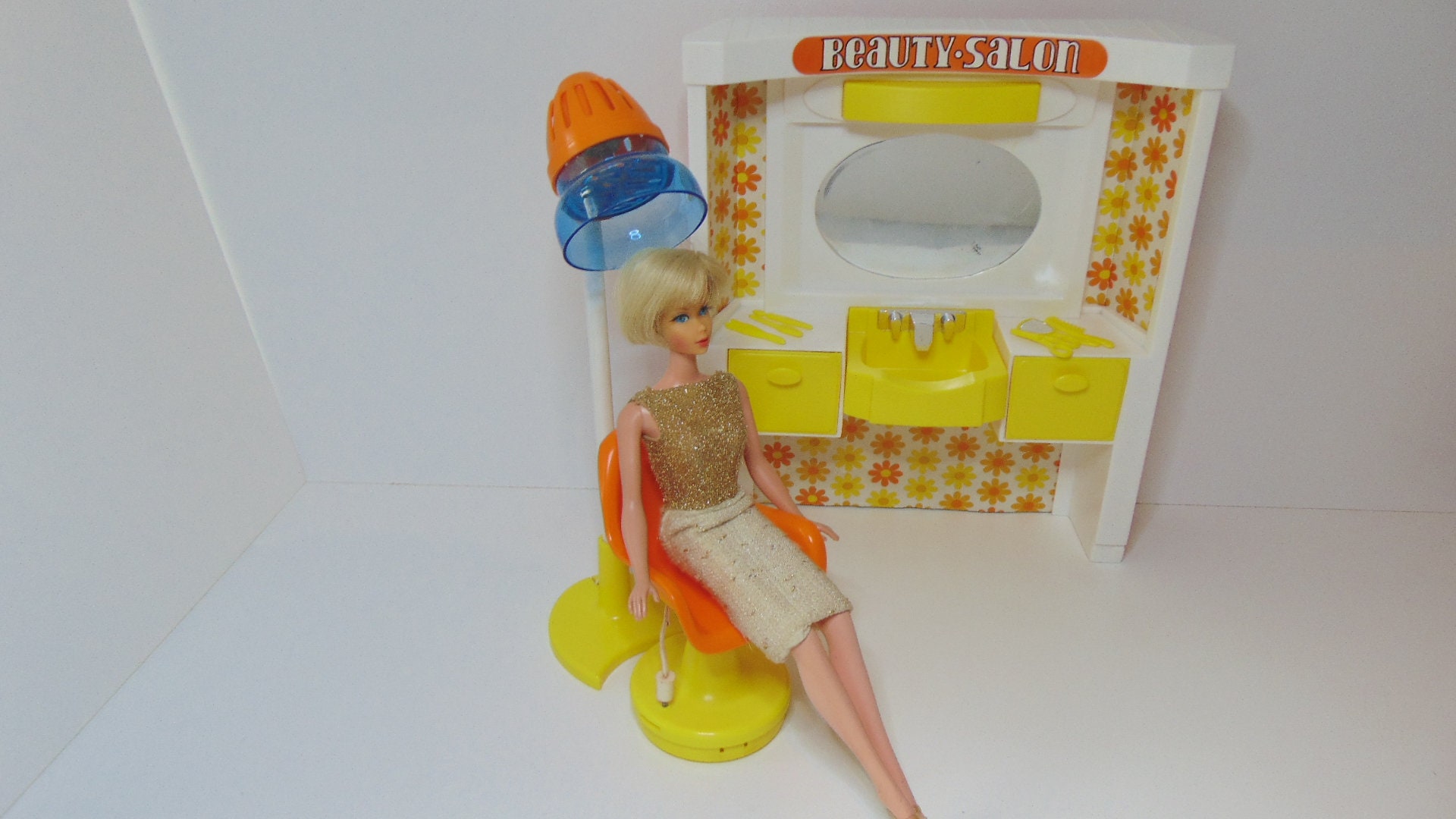 1960s Vintage German Petra Plasty Barbie Dolls Hairdresser Beauty Salon ...