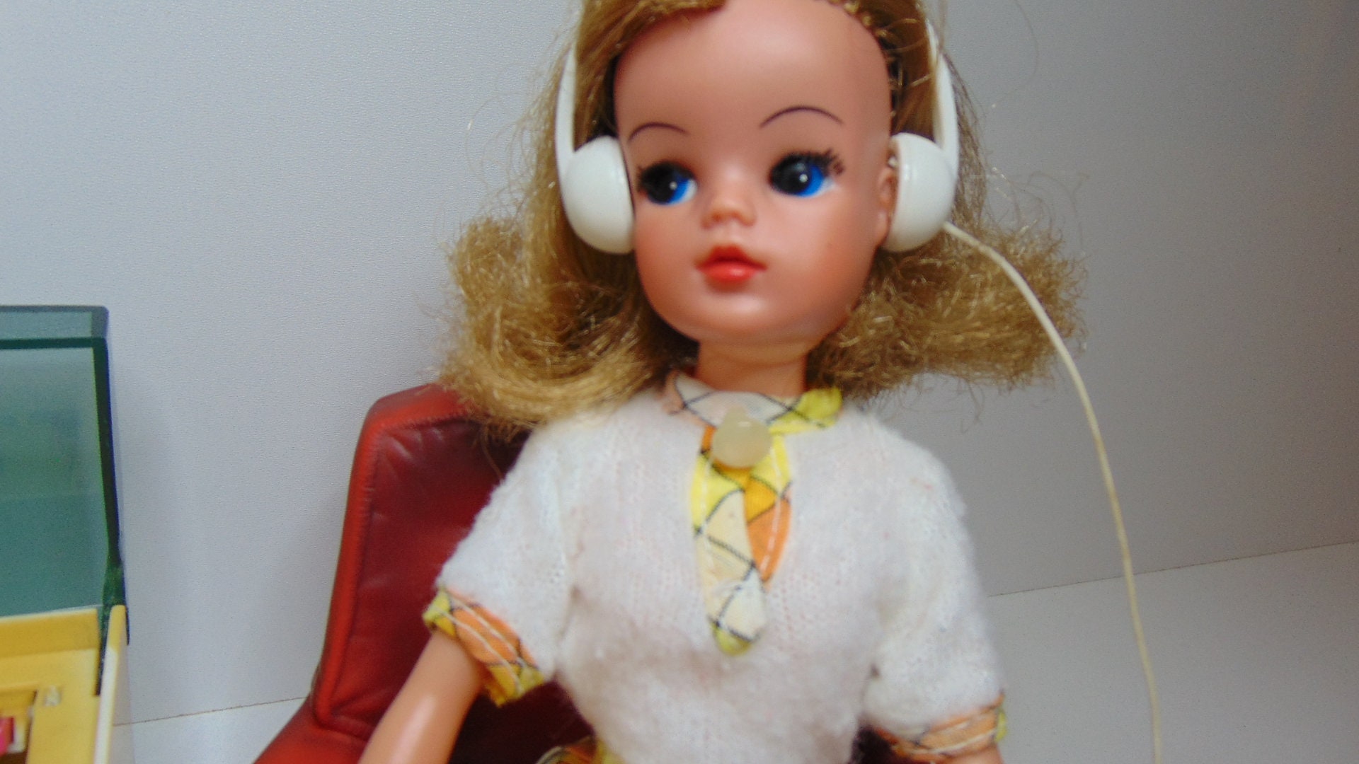 Beautiful Set of Vintage Sindy Barbie Doll With Her Hi-fi and Her Own ...