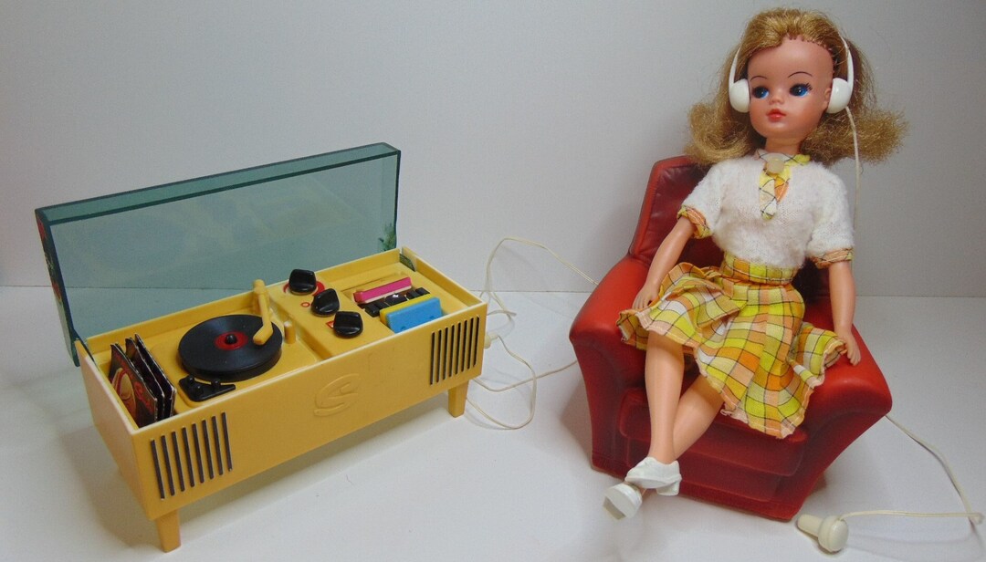 Beautiful Set of Vintage Sindy Barbie Doll With Her Hi-fi and Her Own ...