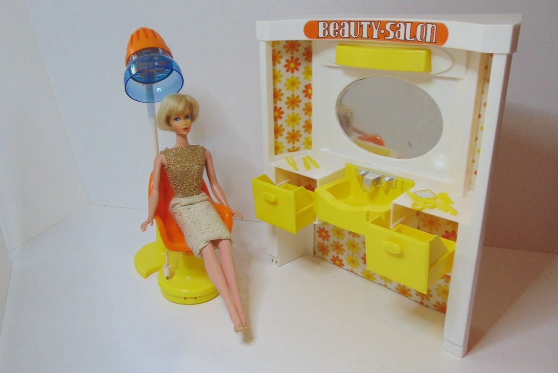 1960s Vintage German Petra Plasty Barbie Dolls Hairdresser Beauty Salon ...
