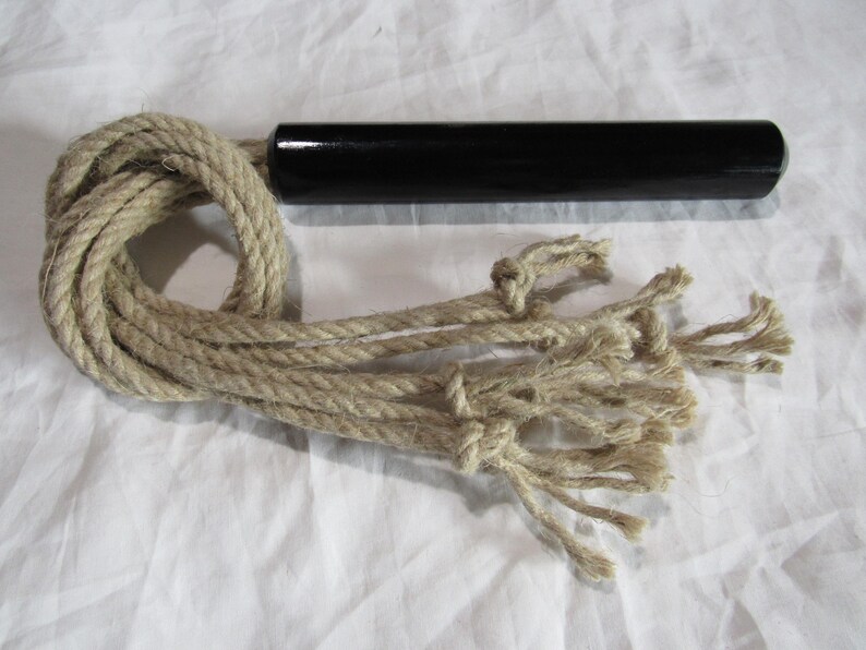 The Bruiser II Hemp + Glossy Black Thumper Whip + Natural Materials + 7 ...