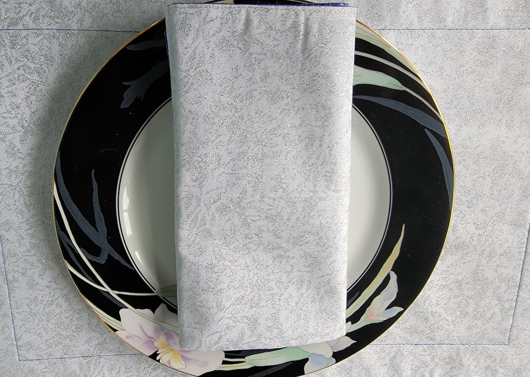 Reversible Quilted Placemat and Matching Napkin Set, Place Setting for ...
