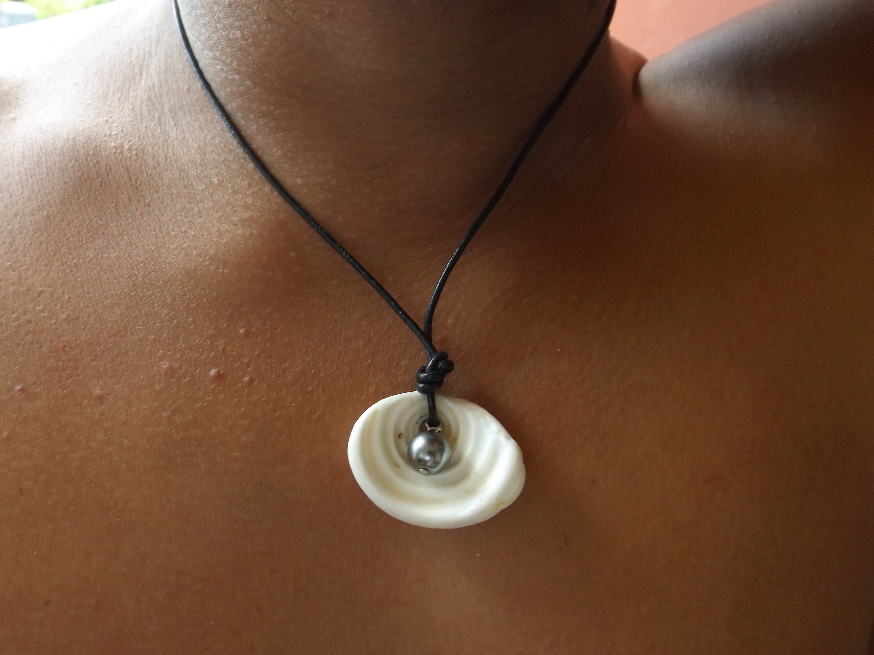 Clam Shell, Black Pearl, Black Leather Thong, Unisex Necklace, Hawaiian ...