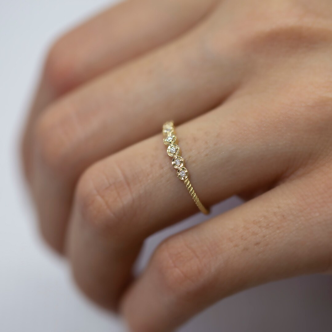 14K Gold Diamond Rings / Gold Twisted Band Ring With Diamonds ...