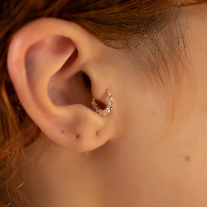 14K Gold Diamond Tragus Hoop Earring / Round Diamond Clicker - Etsy