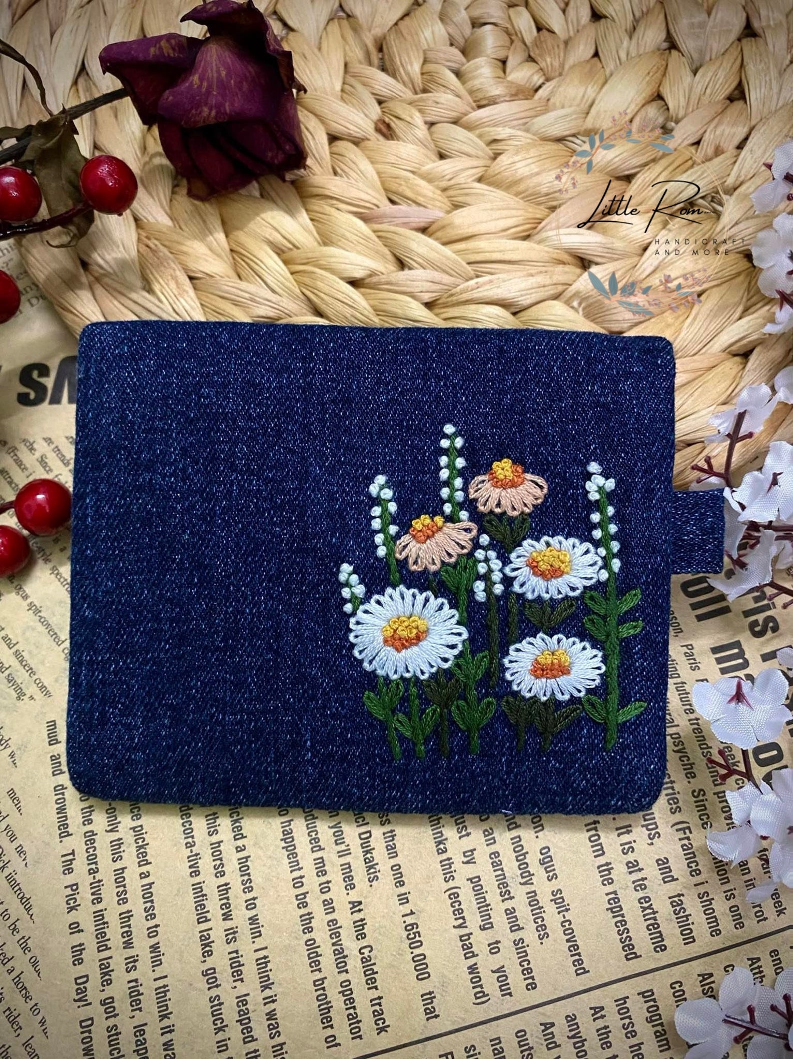 Hand-embroidered Wallet Cash and Card Wallet Gift for Her | Etsy