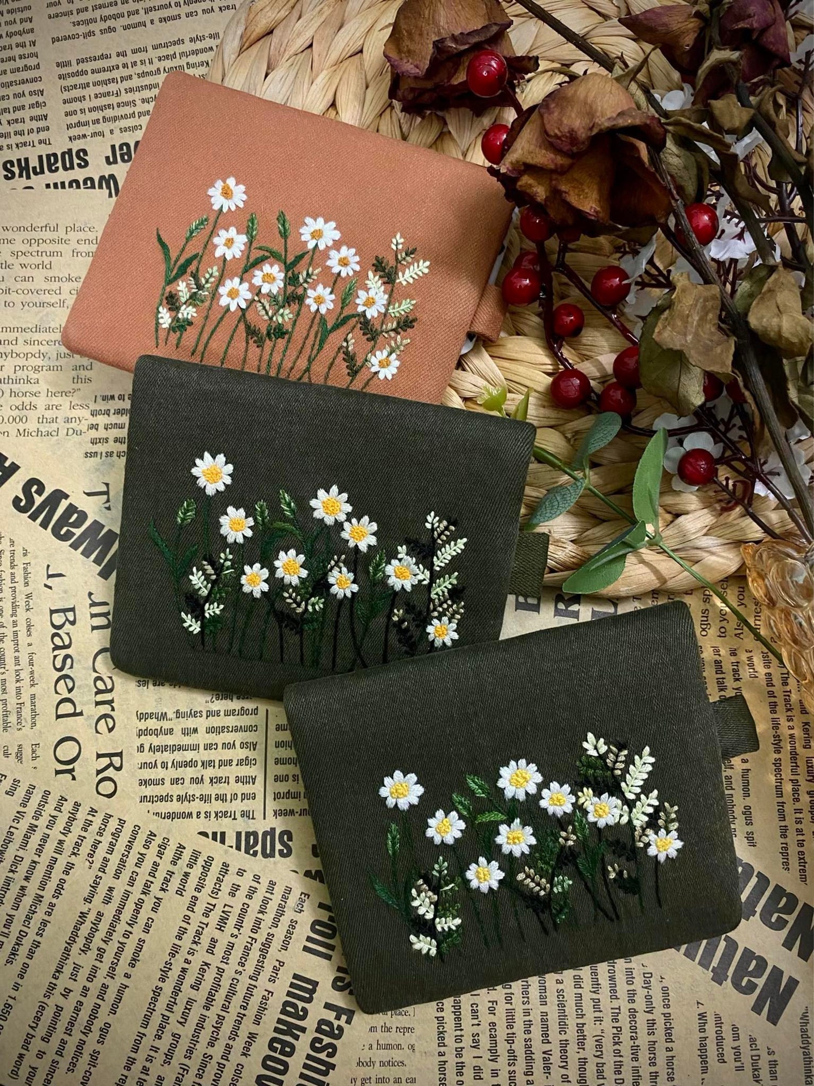 Hand-embroidered Wallet Cash and Card Wallet Gift for Her - Etsy