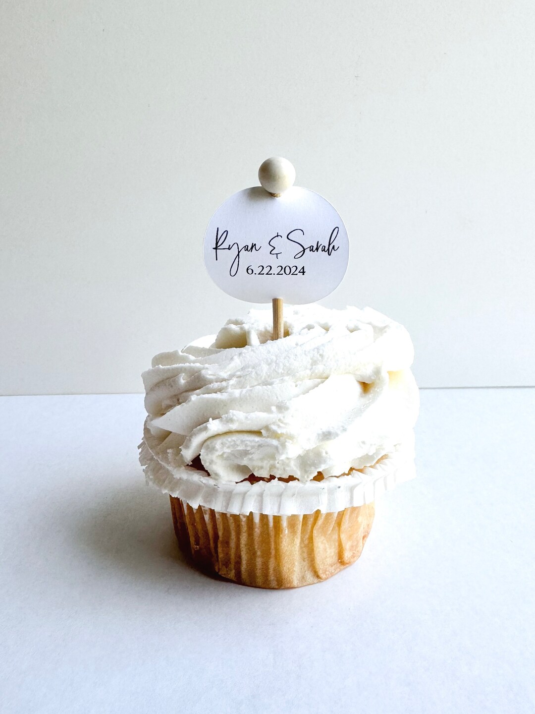 Custom Couple Name and Wedding Date, Small Round Cupcake Toppers - Etsy