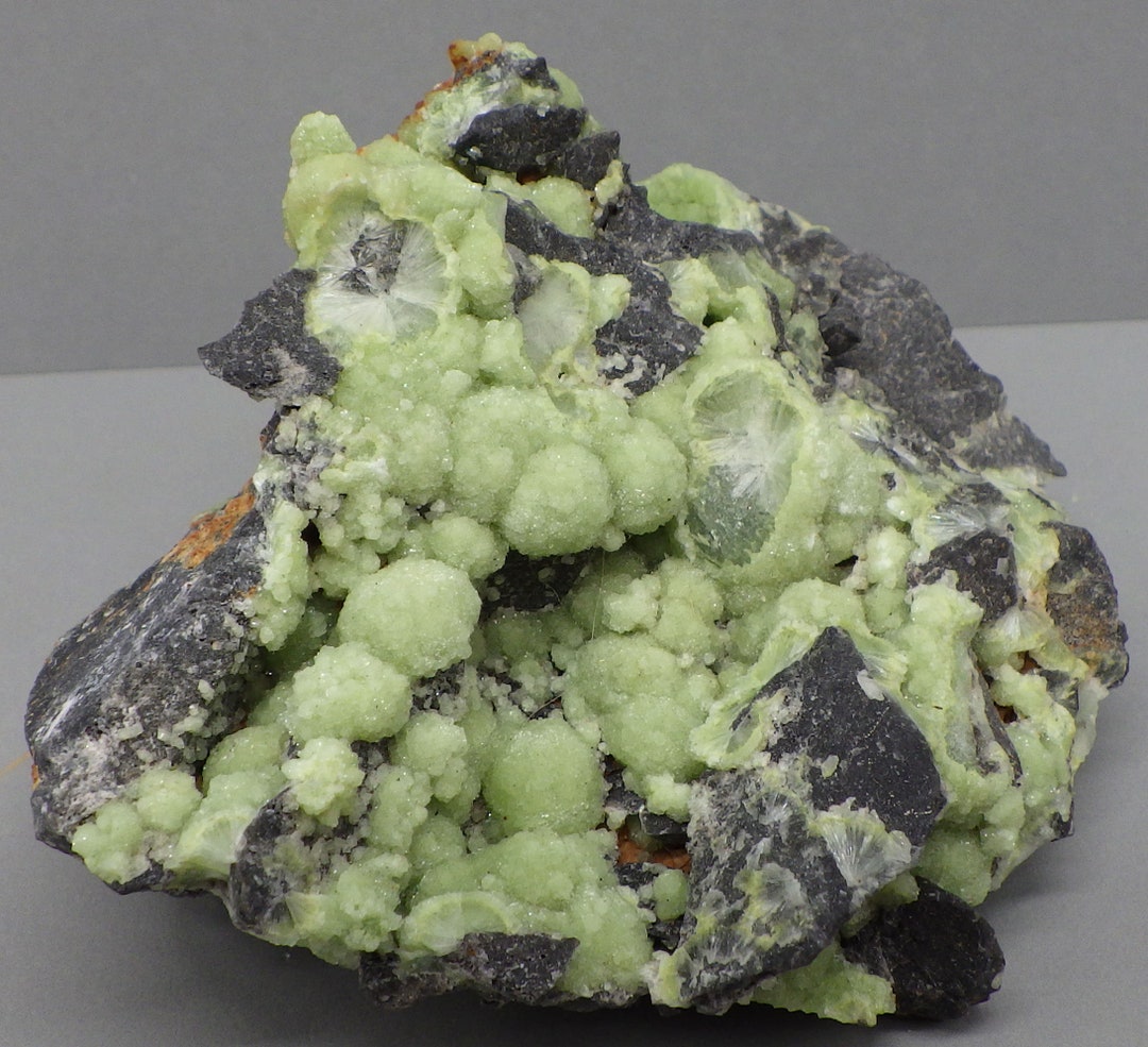 Nice Botryoidal Wavellite Pocket on Matrix and Radial Pattern Specimen ...