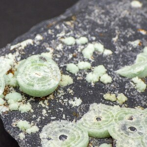Large Piece Displaying Amazing Radial Wavellite Pattern on Two Sides ...