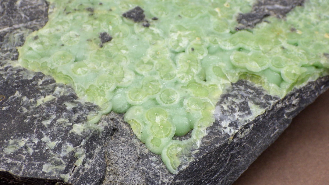 Great Large Plate of Wavellite With Botryoidal and Radial Pattern ...