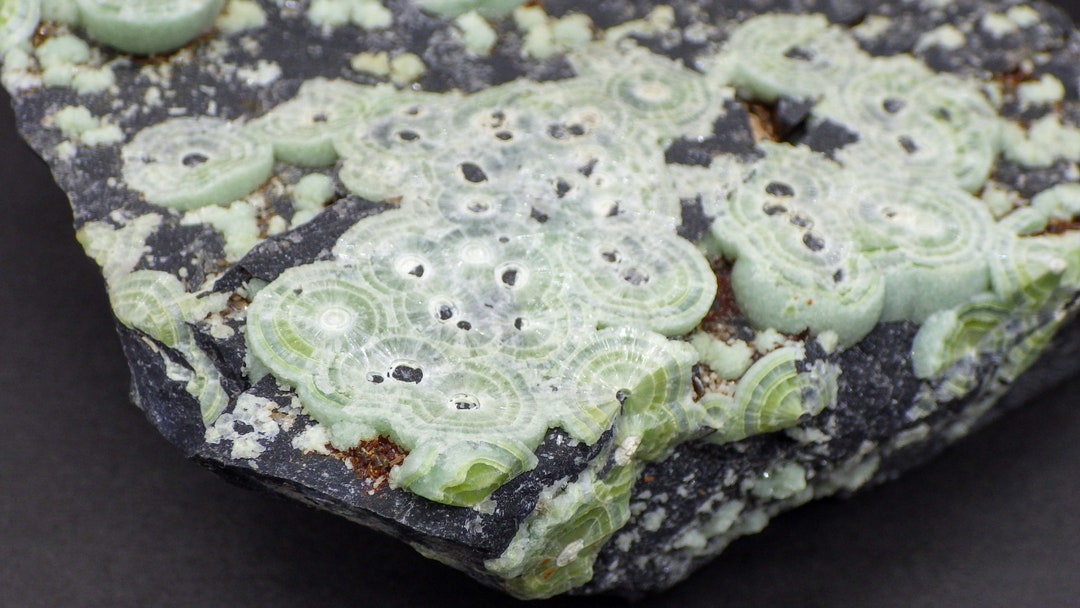 Large Piece Displaying Amazing Radial Wavellite Pattern on Two Sides ...