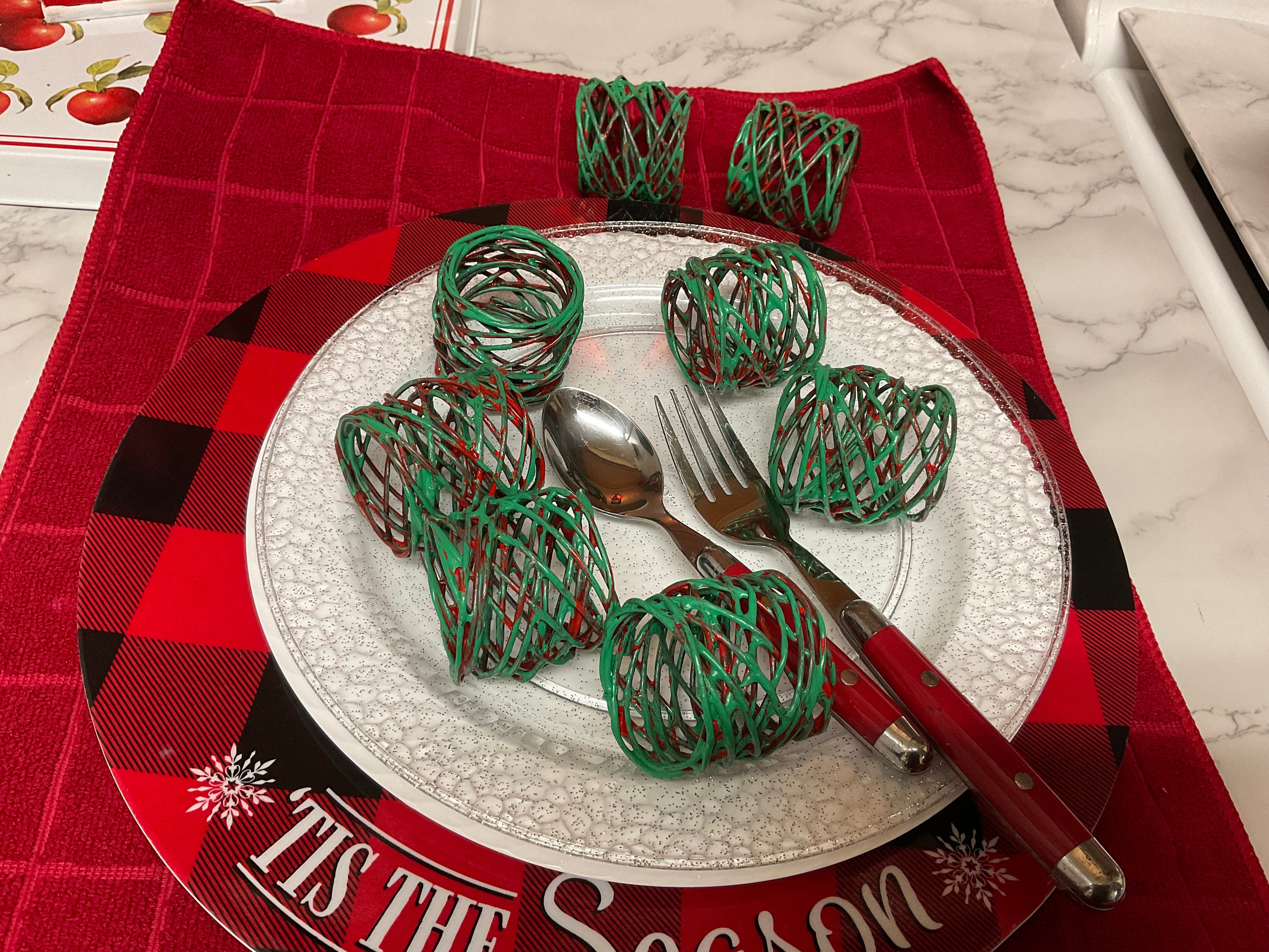 A Set of 8 2W X 2L Rounded Wire Green and Red Christmas Napkin Rings - Etsy