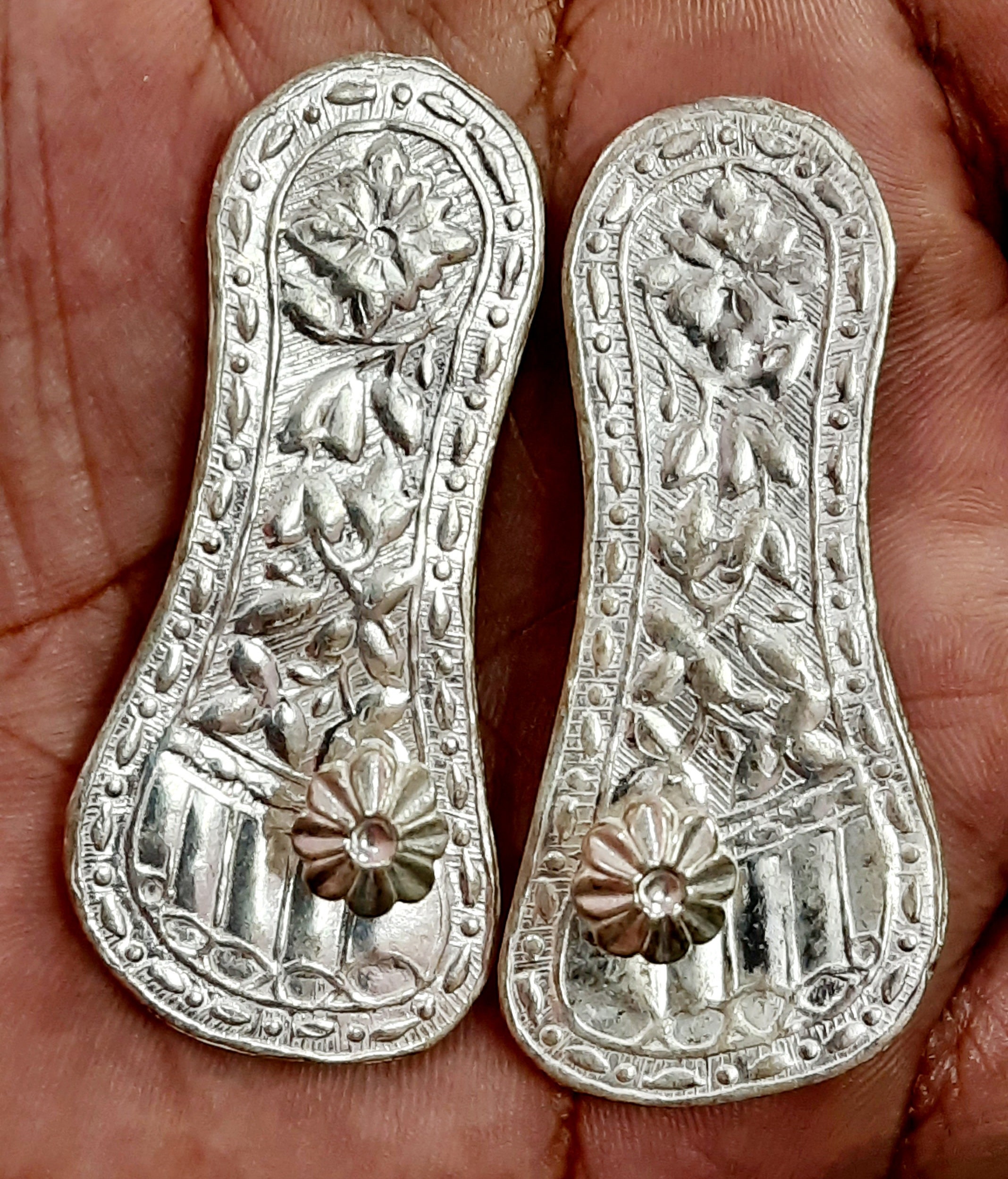 925 Silver Hindu Religious Laxmi Lakshmi Devi Charan Paduka Pair ...