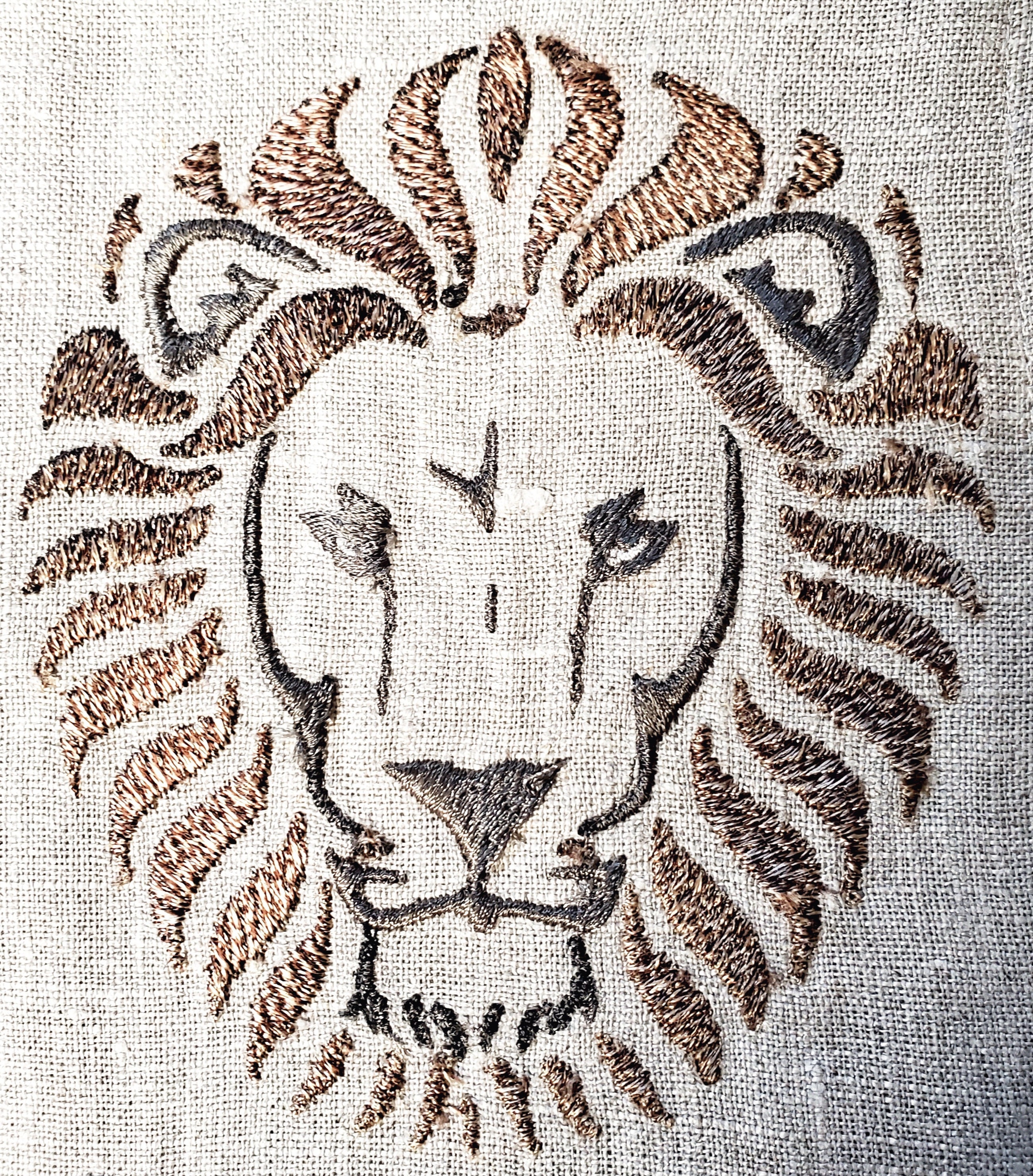 Lion Head 3-color Embroidery File Digital Download 8" X 10" - Etsy