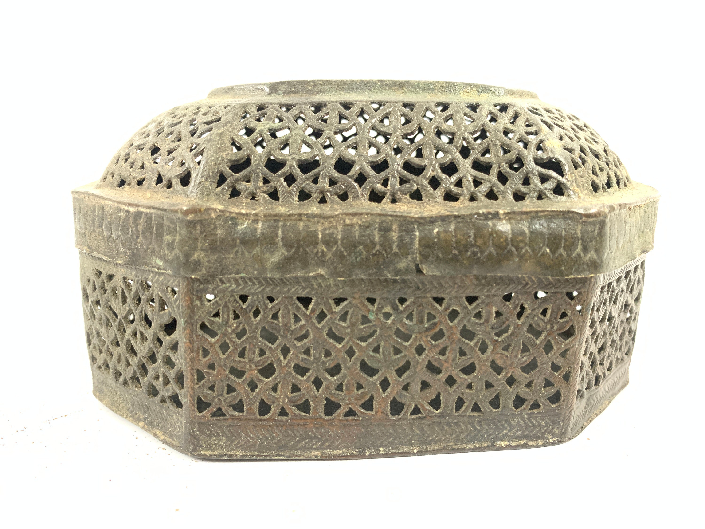 Brass Vintage Mughal Jali Box /bettle and Pan Box/vintage Box/old Brass ...