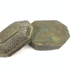 Brass Vintage Mughal Jali Box /bettle and Pan Box/vintage Box/old Brass ...