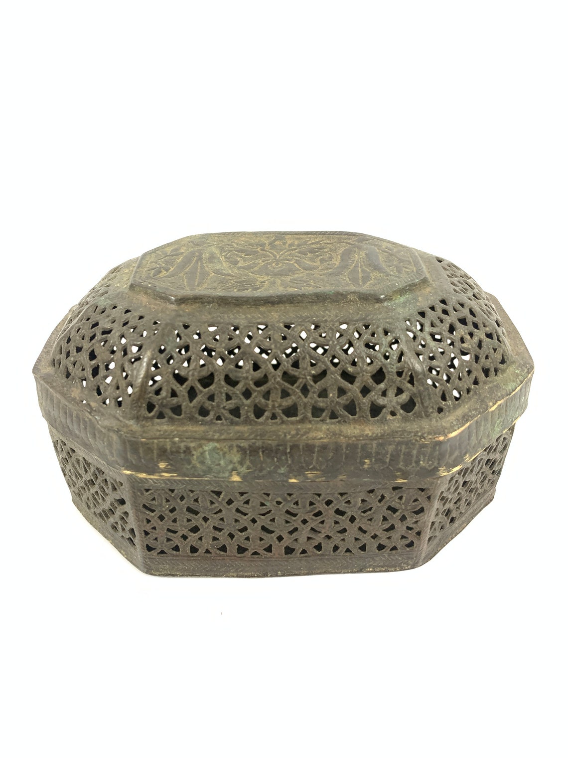 Brass Vintage Mughal Jali Box /bettle and Pan Box/vintage Box/old Brass ...