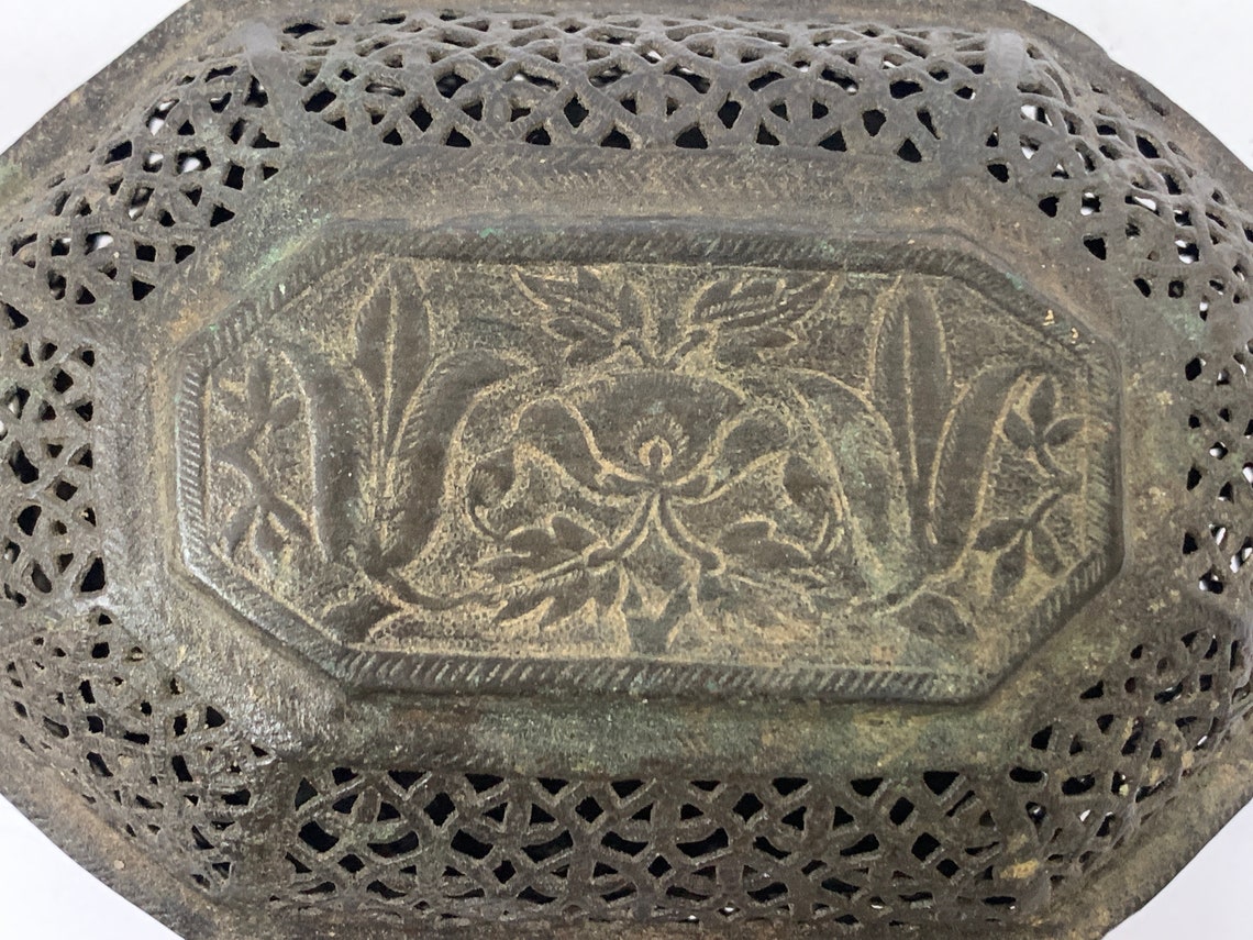 Brass Vintage Mughal Jali Box /bettle and Pan Box/vintage Box/old Brass ...