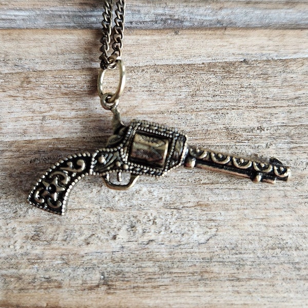 Revolver Necklace - Etsy