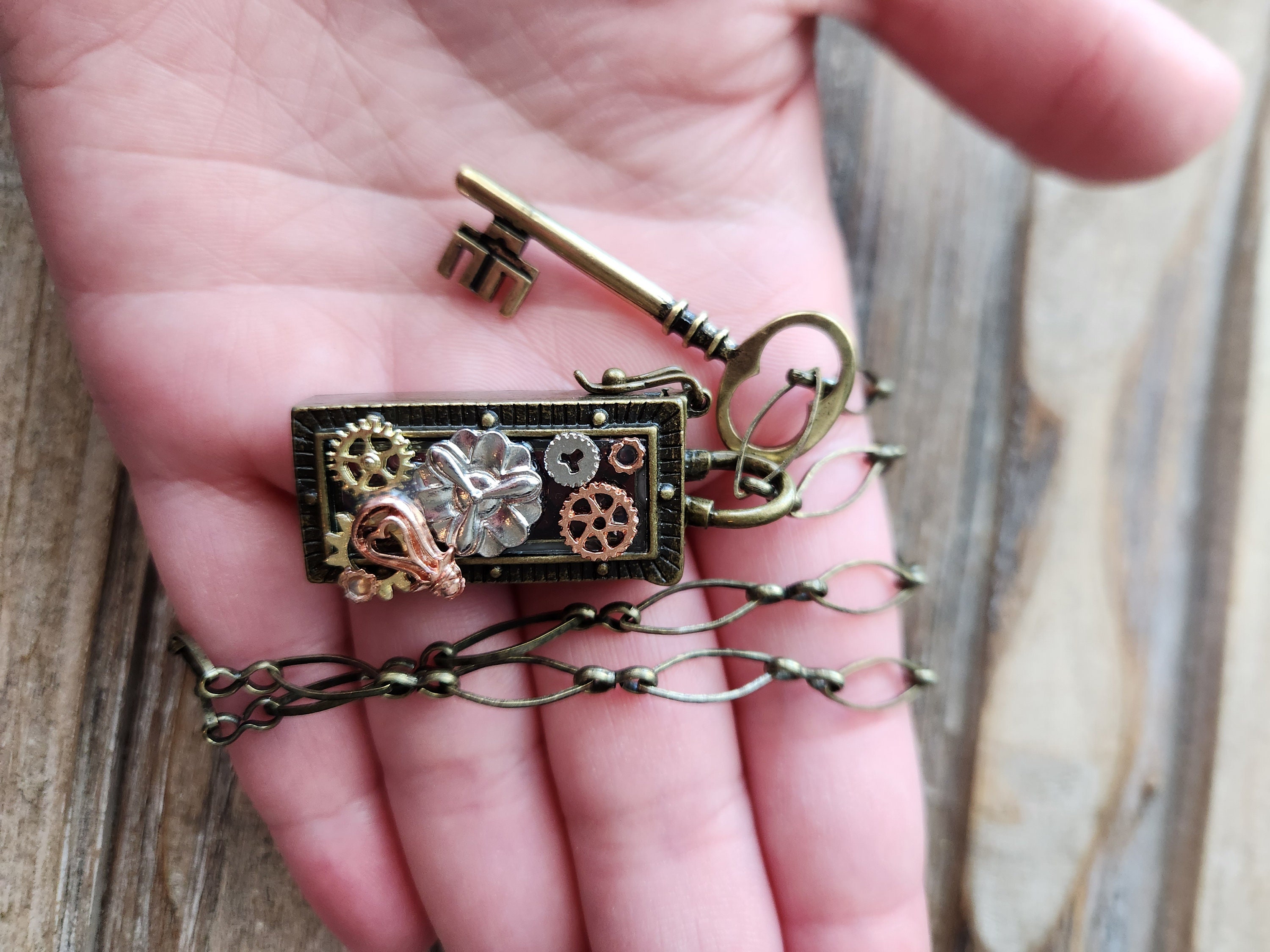 Steampunk Locket Necklace With Key on 30 Matching Chain Working Locket ...