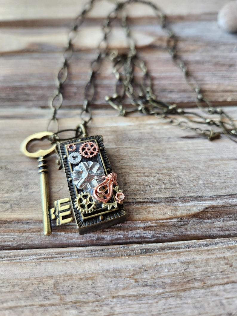 Steampunk Locket Necklace With Key on 30 Matching Chain Working Locket ...