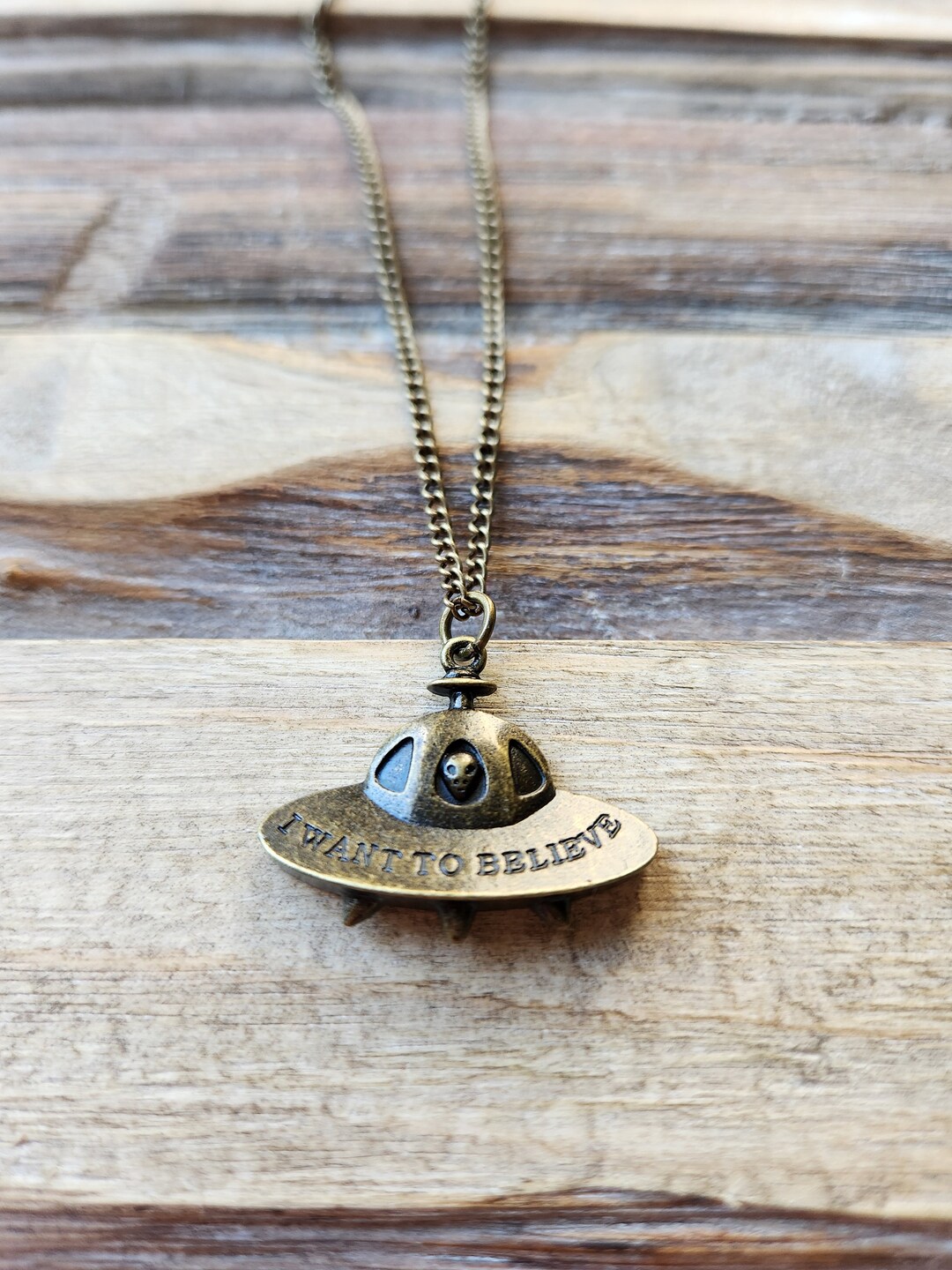 I Want to Believe UFO Necklace , Spaceship With Alien Jewelry , 16 ...
