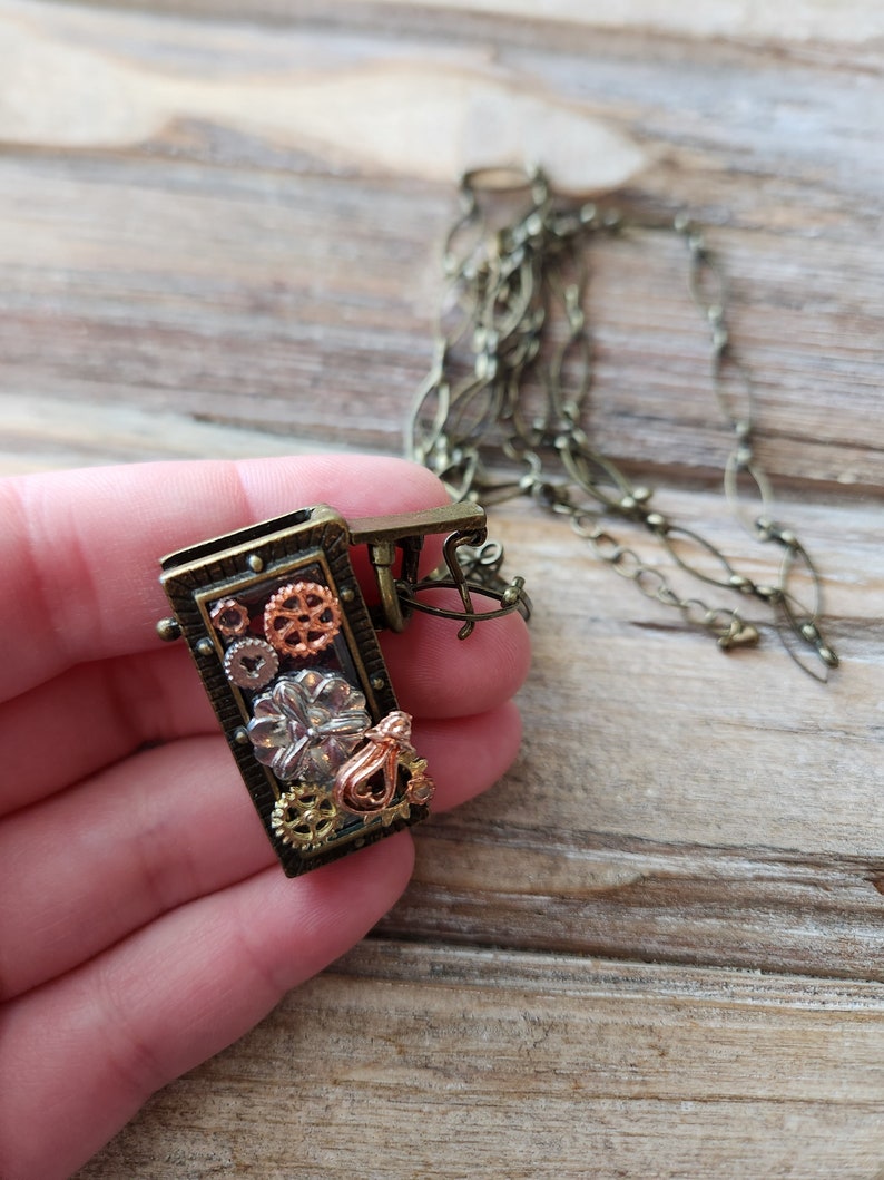 Steampunk Locket Necklace With Key on 30 Matching Chain Working Locket ...