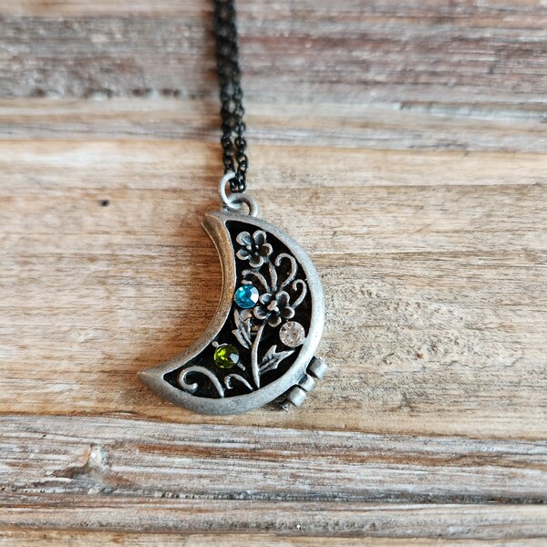 Moon Locket - Etsy