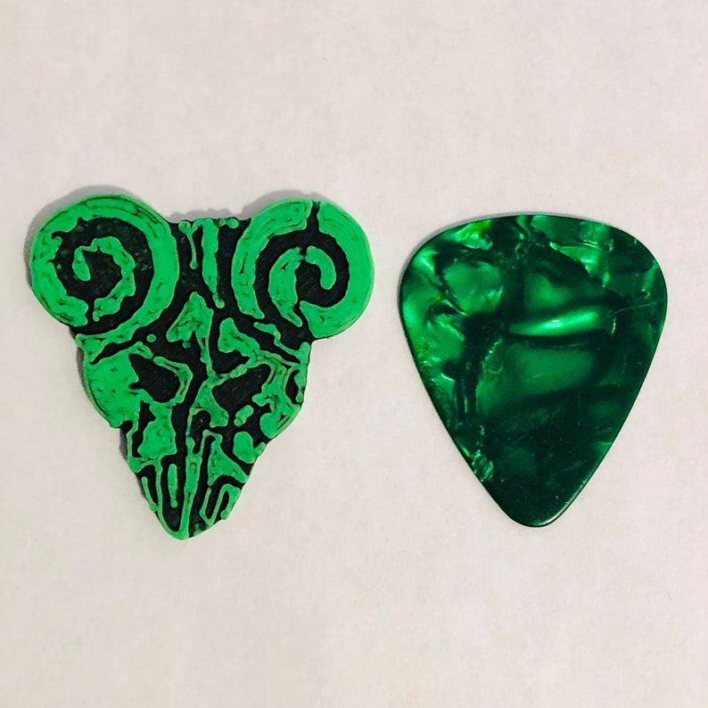 The MINI Pick of Destiny Same Size as an Actual Guitar Pick Tenacious D ...