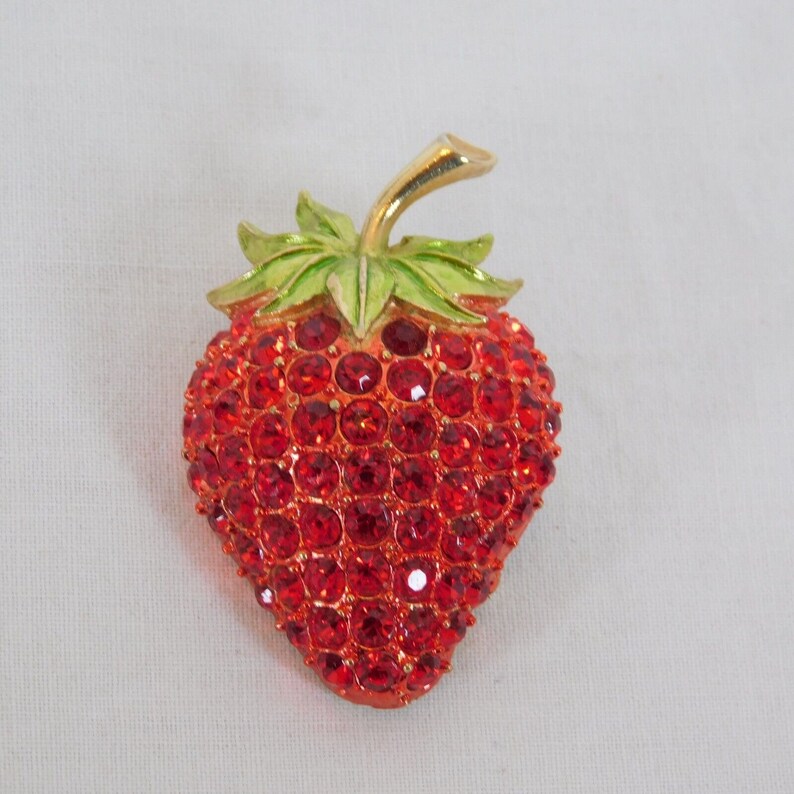 Vintage Red Rhinestone Strawberry Fruit Gold Tone Brooch Pin Domed ...
