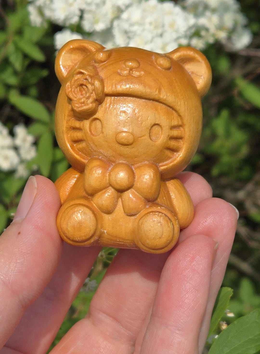 Hello Kitty, Wooden Hello Kitty Carving - Etsy