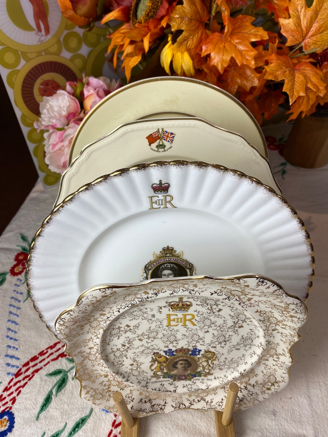 Royal Plates, Queen Elizabeth II Commemorative Plates and King George ...