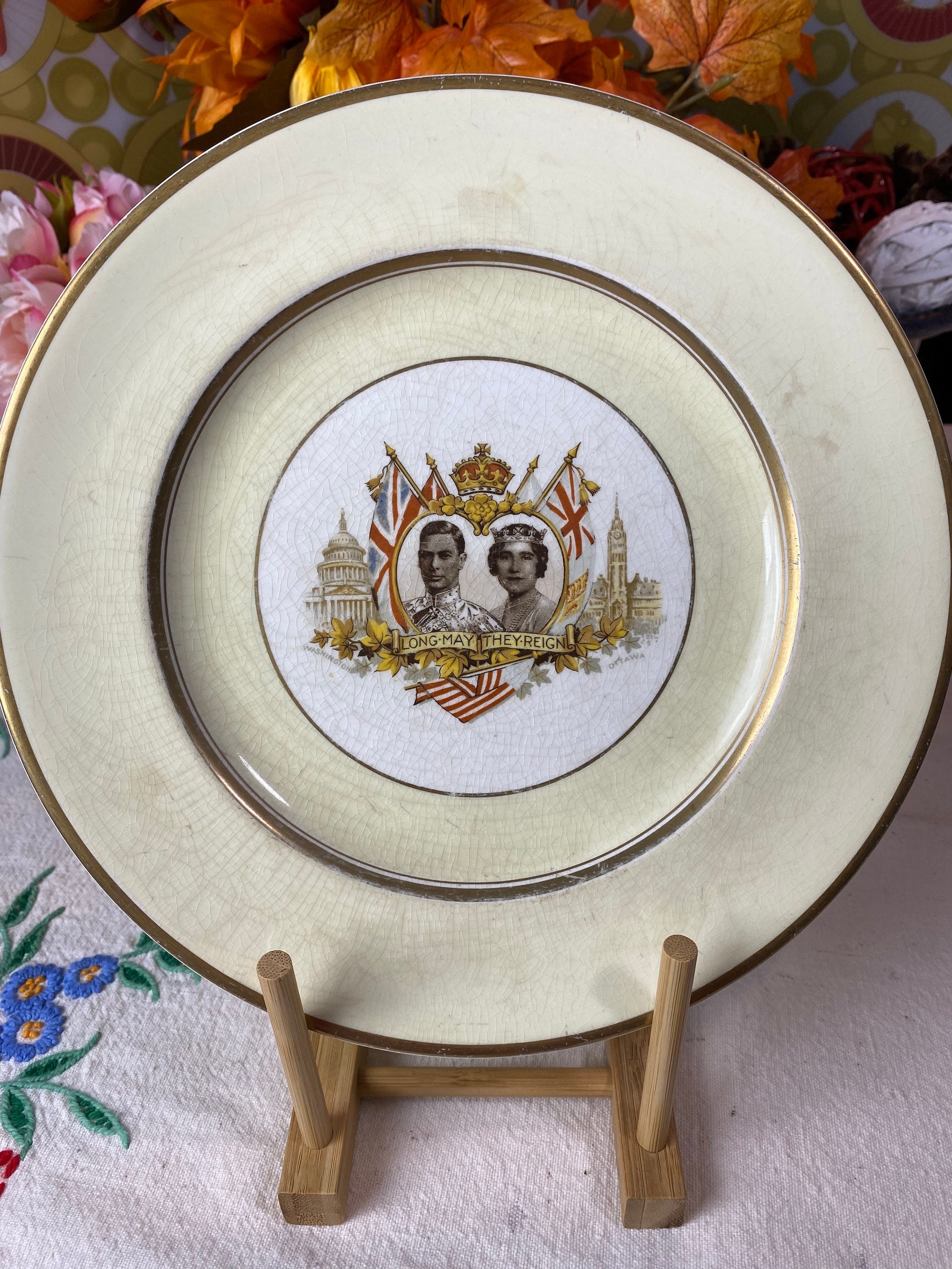 Royal Plates, Queen Elizabeth II Commemorative Plates and King George ...