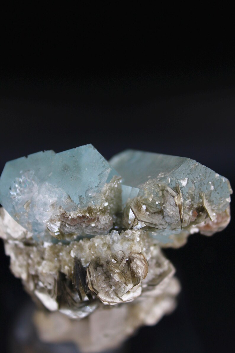 150 Gram Twin Aquamarine Crystal Combine With Mica / Specimen - Etsy UK