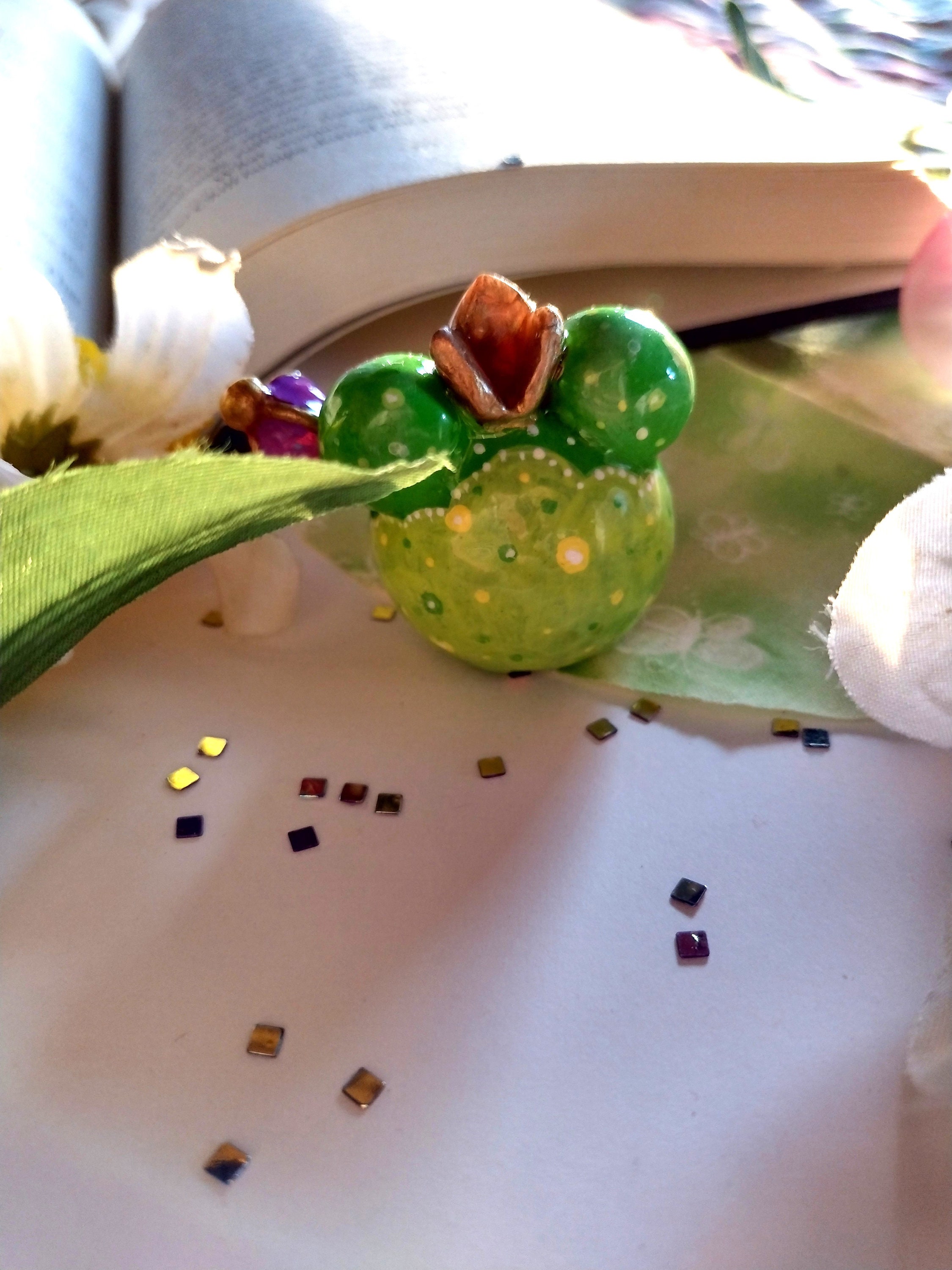 Majestic Queen of the Frogs Cute Art Collective Desk Friend Froggy Pet ...