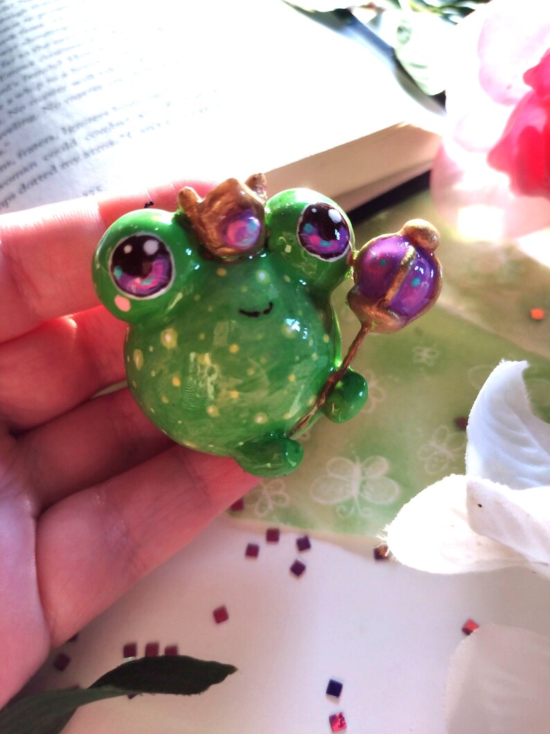 Majestic Queen of the Frogs Cute Art Collective Desk Friend Froggy Pet ...