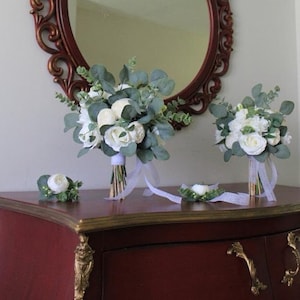 White -ivory & Greenery Bouquet, Wedding Bouquet, Bridal Bridesmaids ...