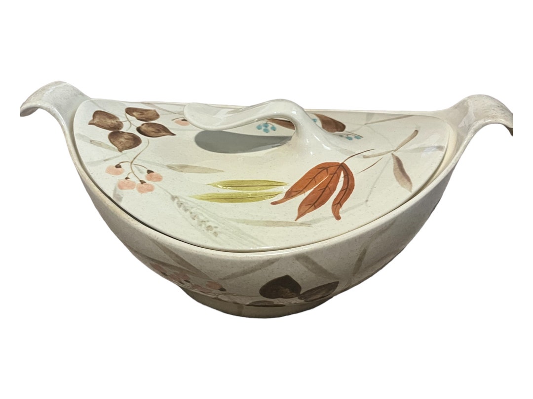 Vegetable Dish Red Wing Pottery Random Harvest Pattern Oval Covered ...
