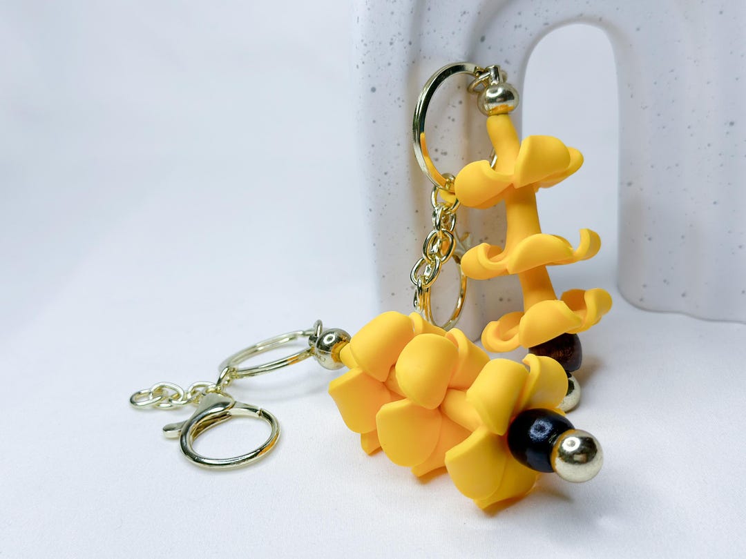 PUAKENIKENI LEI KEYCHAIN Hawaiian Flower Lei Keychain - Etsy