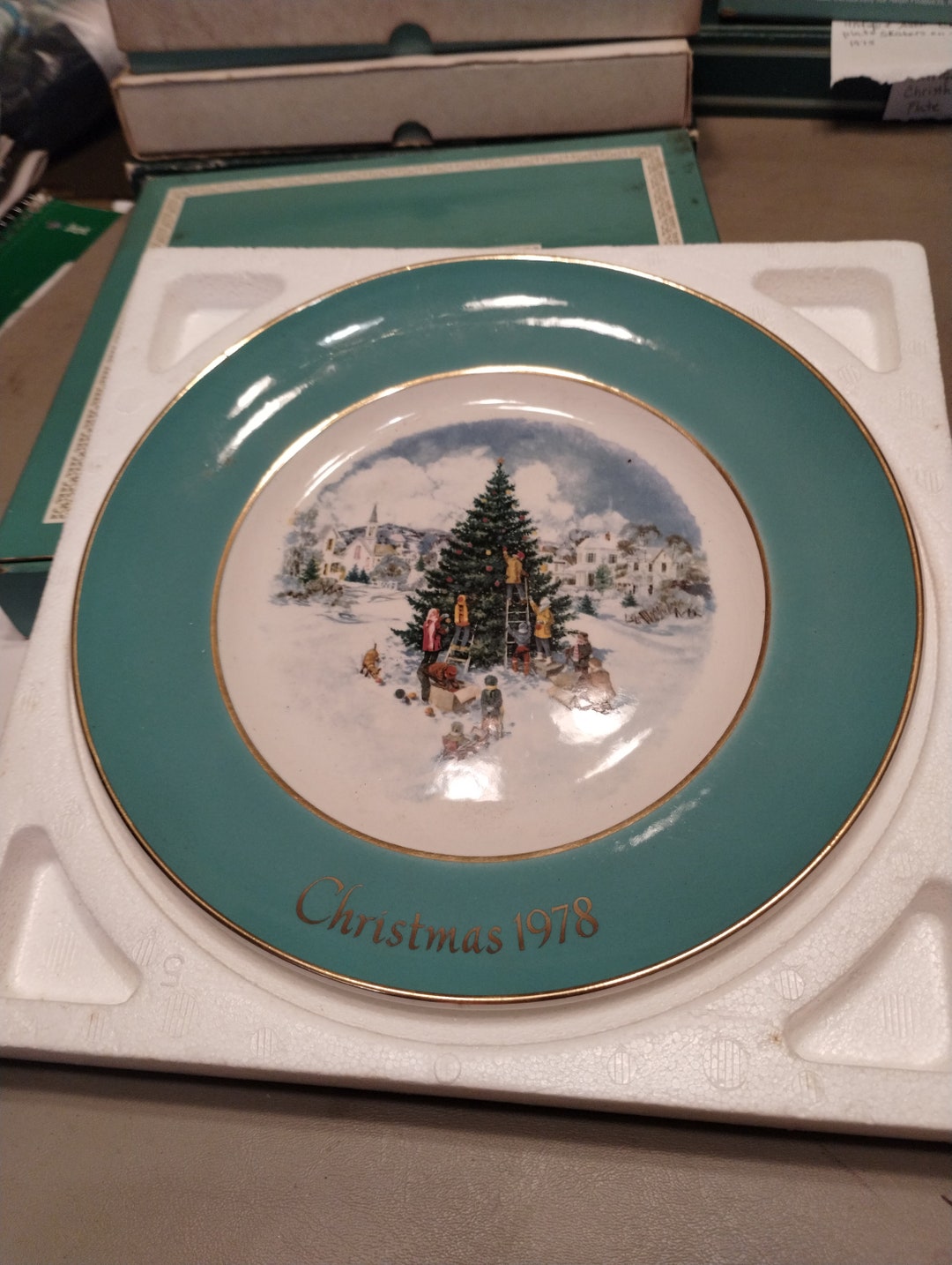 1978 Christmasplate Trimming the Tree - Etsy