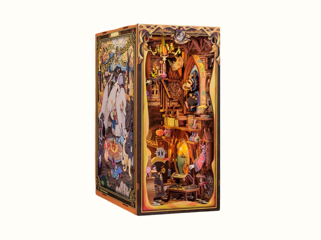 DIY Hogwarts Hufflepuff House Book Nook – Magical Library Decor, Dust ...