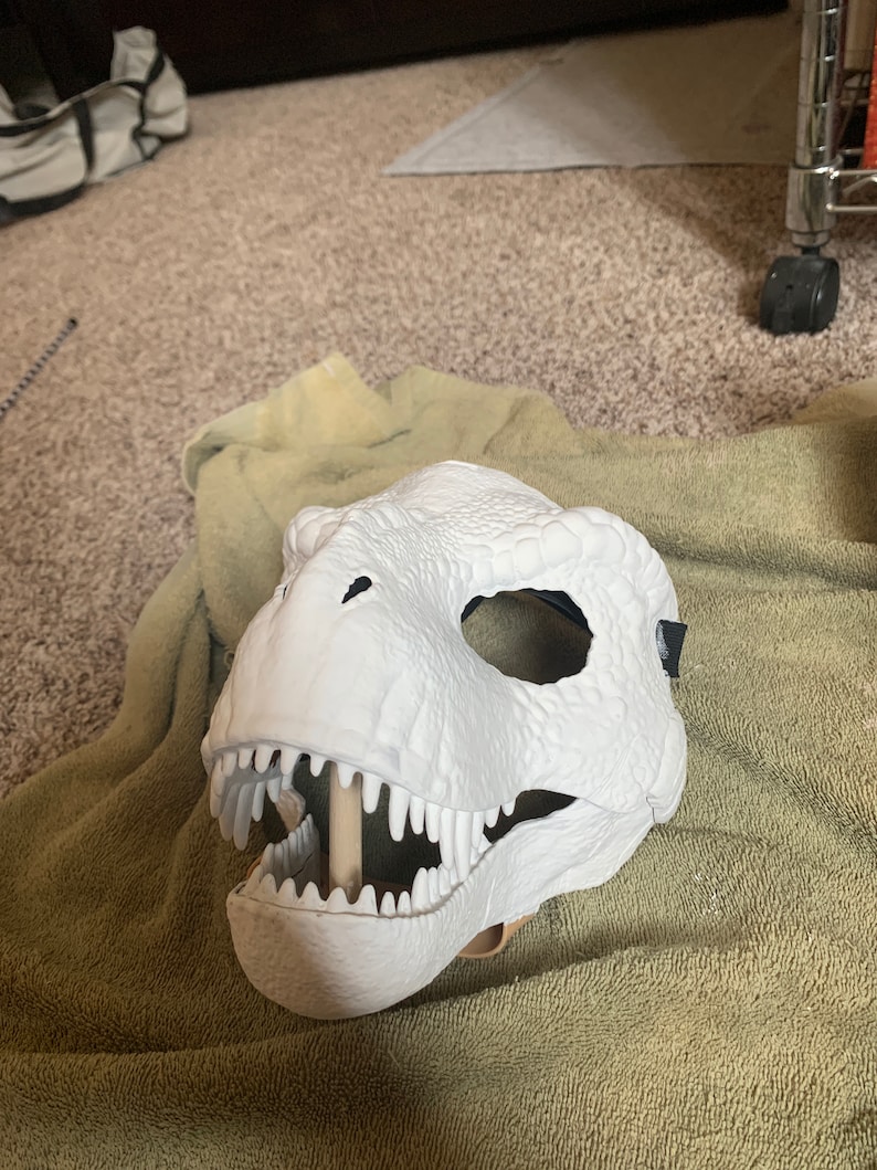 White Base Painted Raptor Dinosaur Velociraptor Mask for Fur - Etsy