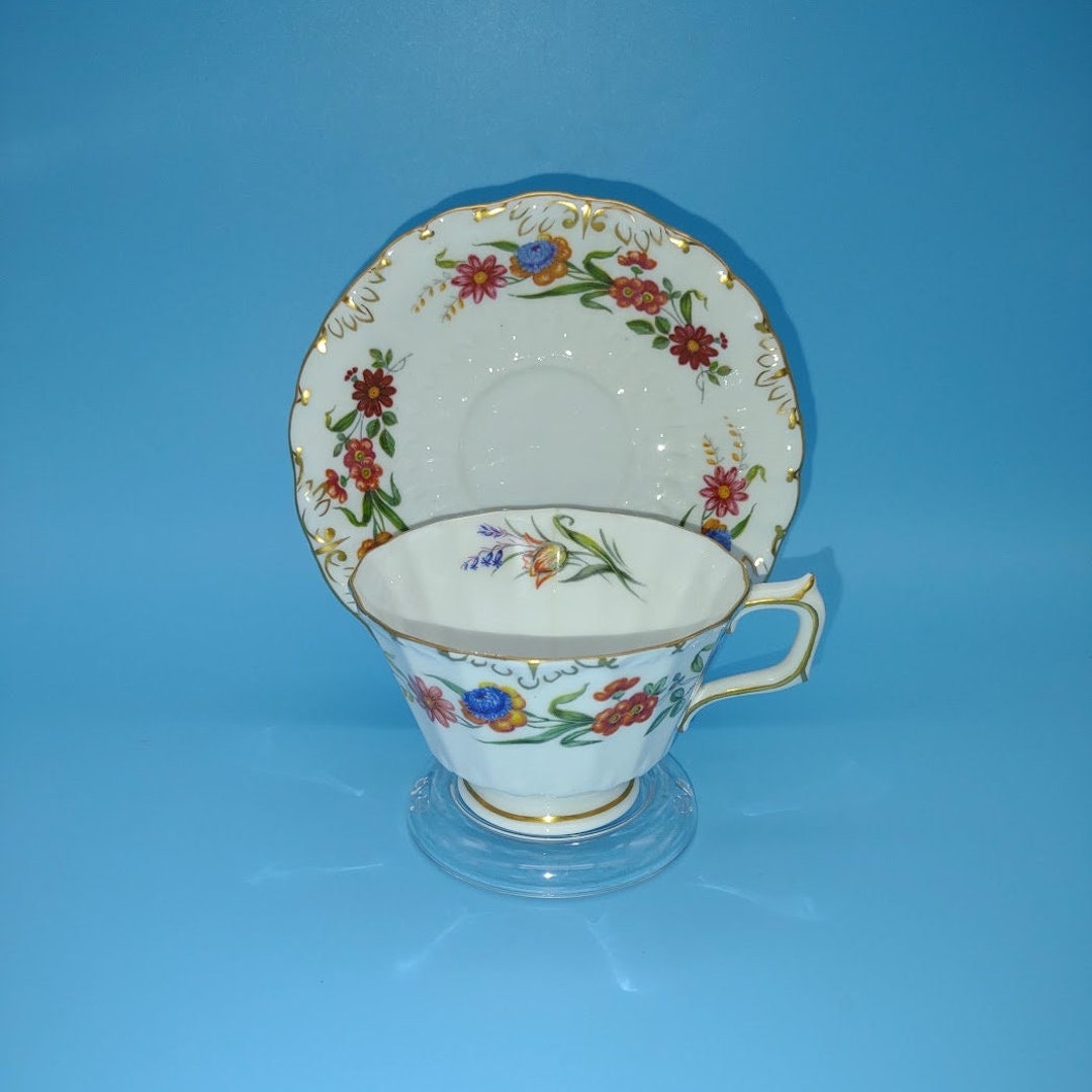 ROYAL CROWN DERBY, Tea Cup & Saucer, England, "chatsworth" - Etsy