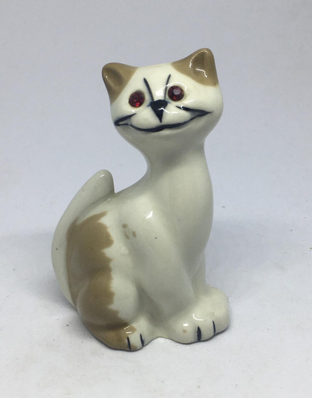 Red Eyed Smiling Ceramic Cat Figurine. Stamped Weetman Giftware ...