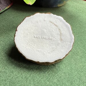 Wade Tabby Cat Sitting in a Green Basket. Classic Vintage Wade Ceramic ...