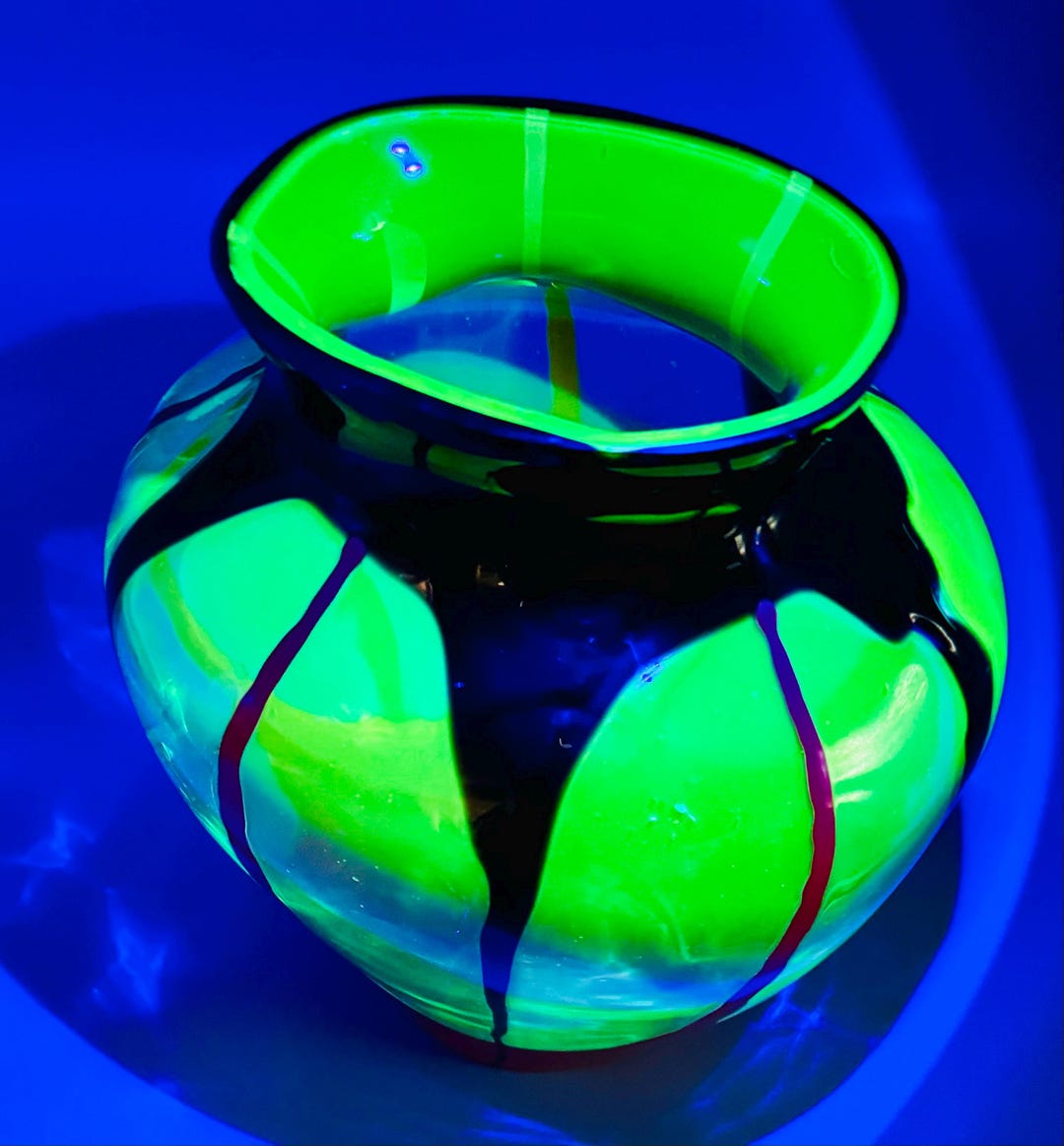 Vintage Dramatic Czech Art Deco Black Red Uranium Glass Vase - Etsy