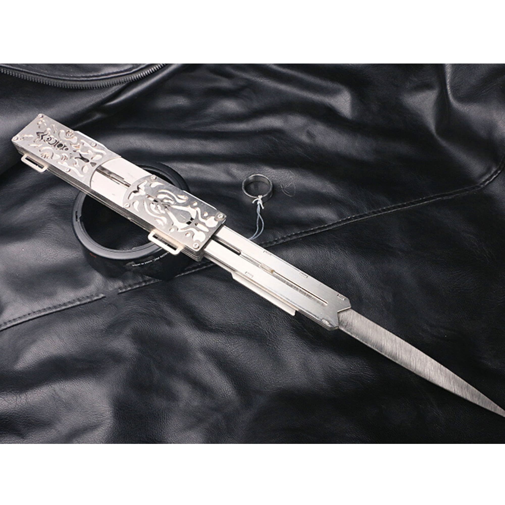 Retractable Forearm Blade