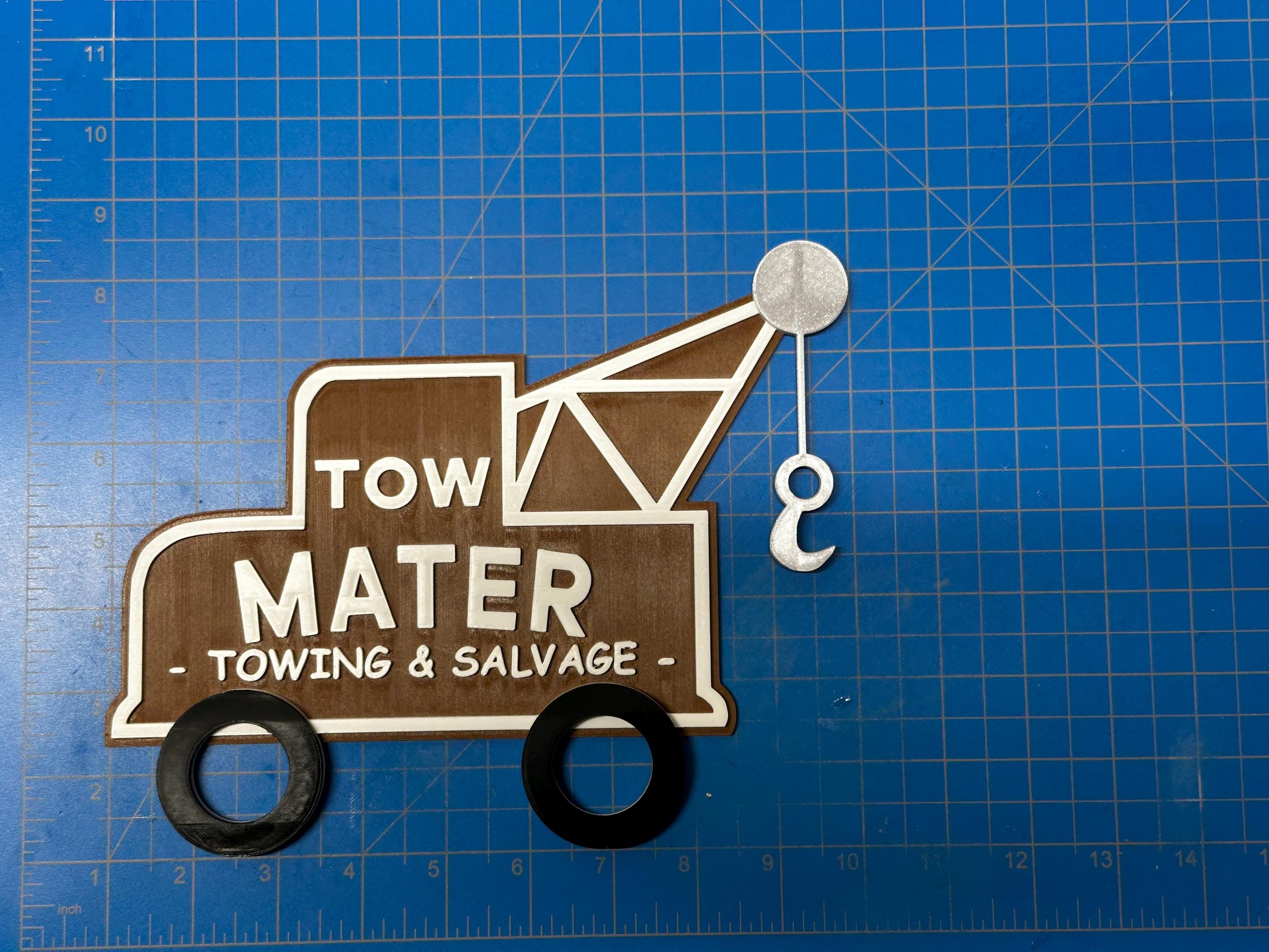 Tow Mater Towing and Salvage Inspired Cars Disneyland/radiator Springs ...